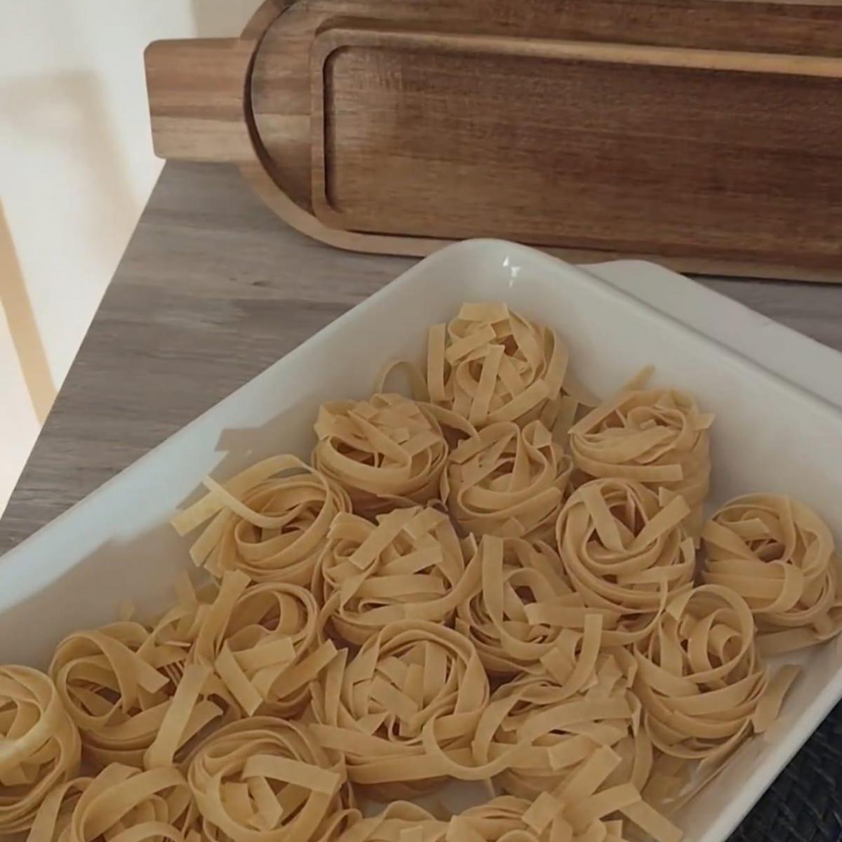 Tagliatelle alla Túlia de Túlia. Receita Bimby ® na categoria Prato ...