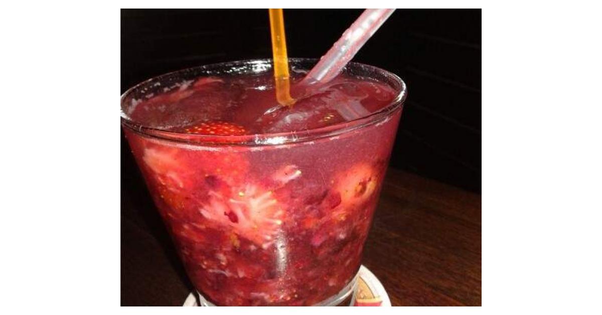 Caipirinha de Morango de Sandra Lara. Receita Bimby ® na categoria ...